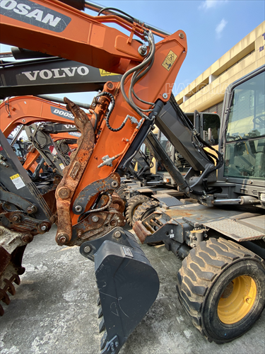 DOOSAN DX55W-5